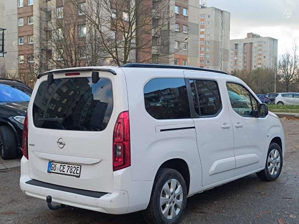 White Opel Combo 2023 in Vilnius, with an engine capacity of 0.00 L and mileage of 7 thousand km for 15500 €, photo 3 on AUTOMOTO.COM.LV