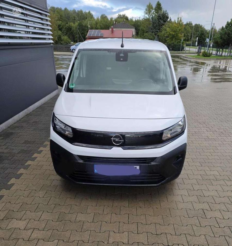 Balts Opel Combo 2024 Kauņa, ar dzinēja tilpumu 1.50 L un nobraukumu 27 tūkst. km par 14800 €, foto 3 vietnē AUTOMOTO.COM.LV