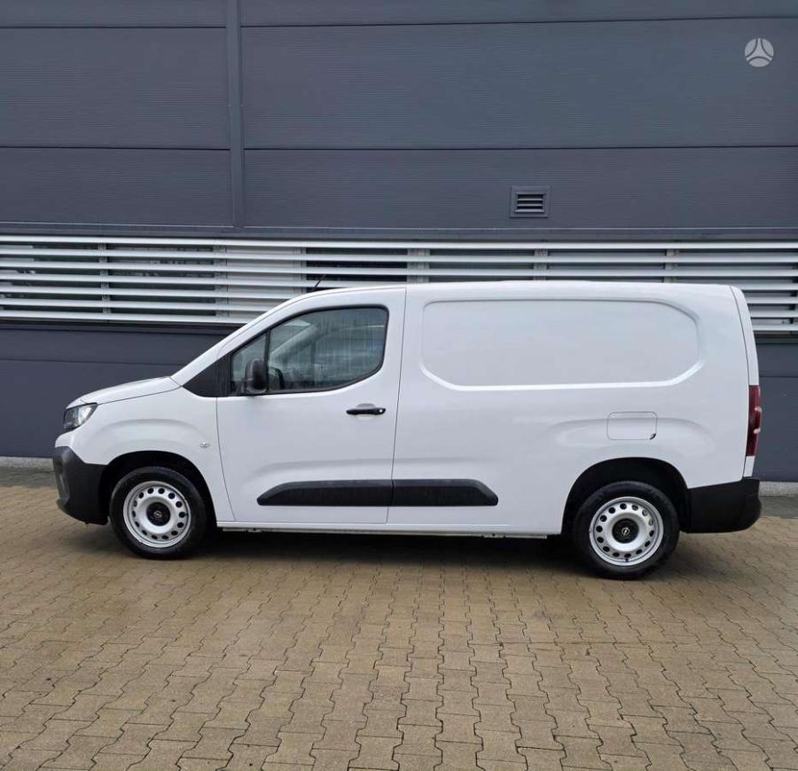 Balts Opel Combo 2024 Kauņa, ar dzinēja tilpumu 1.50 L un nobraukumu 27 tūkst. km par 14800 €, foto 4 vietnē AUTOMOTO.COM.LV