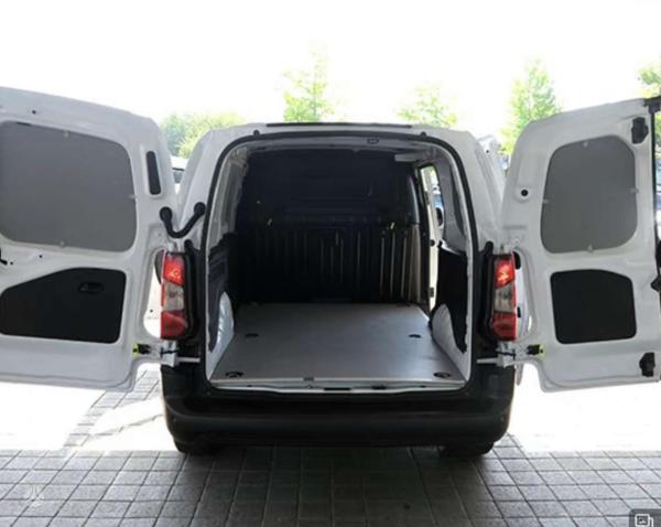 Opel Combo 2024 Kauņa vietnē Balts Opel Combo 2024 Kauņa, ar dzinēja tilpumu 1.50 L un nobraukumu 27 tūkst. km par 14800 €, foto 5 vietnē AUTOMOTO.COM.LV