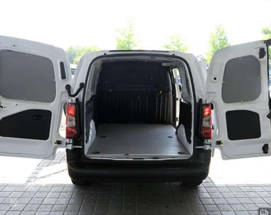 Balts Opel Combo 2024 Kauņa, ar dzinēja tilpumu 1.50 L un nobraukumu 27 tūkst. km par 14800 €, foto 5 vietnē AUTOMOTO.COM.LV