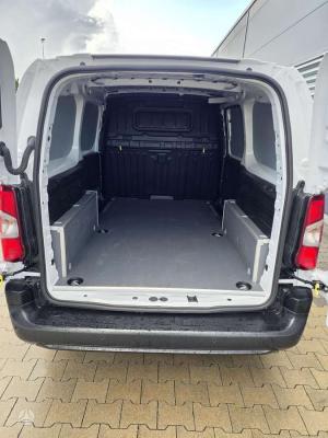 Balts Opel Combo 2024 Kauņa, ar dzinēja tilpumu 1.50 L un nobraukumu 27 tūkst. km par 14800 €, foto 6 vietnē AUTOMOTO.COM.LV
