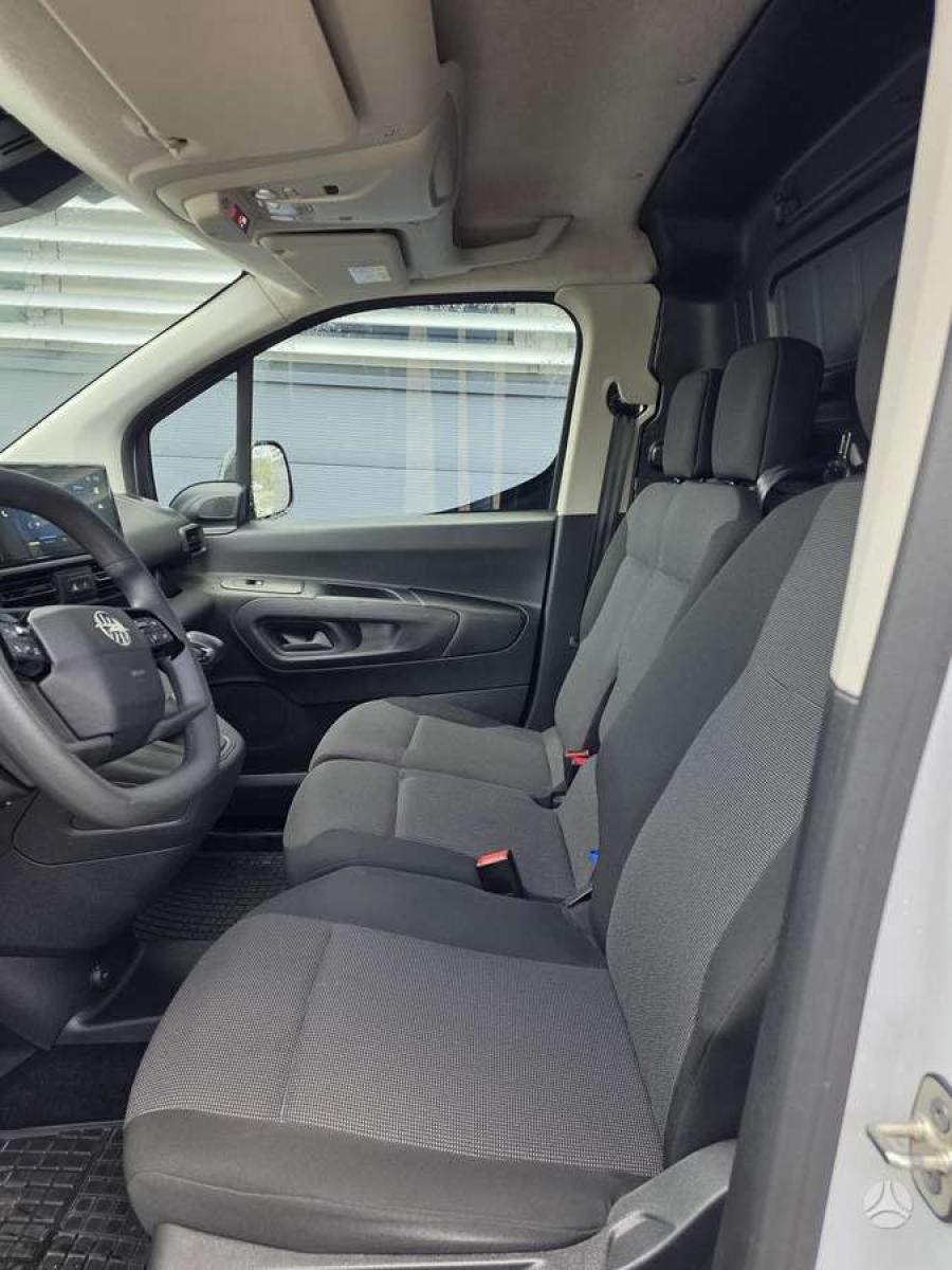 Balts Opel Combo 2024 Kauņa, ar dzinēja tilpumu 1.50 L un nobraukumu 27 tūkst. km par 14800 €, foto 7 vietnē AUTOMOTO.COM.LV