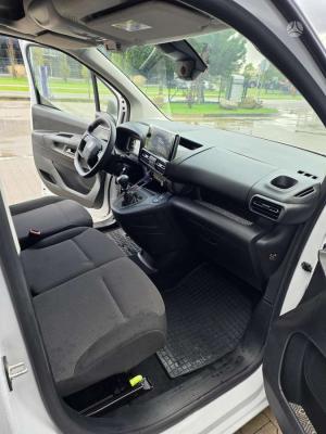 Balts Opel Combo 2024 Kauņa, ar dzinēja tilpumu 1.50 L un nobraukumu 27 tūkst. km par 14800 €, foto 11 vietnē AUTOMOTO.COM.LV