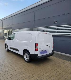 Balts Opel Combo 2024 Kauņa, ar dzinēja tilpumu 1.50 L un nobraukumu 27 tūkst. km par 14800 €, foto 12 vietnē AUTOMOTO.COM.LV