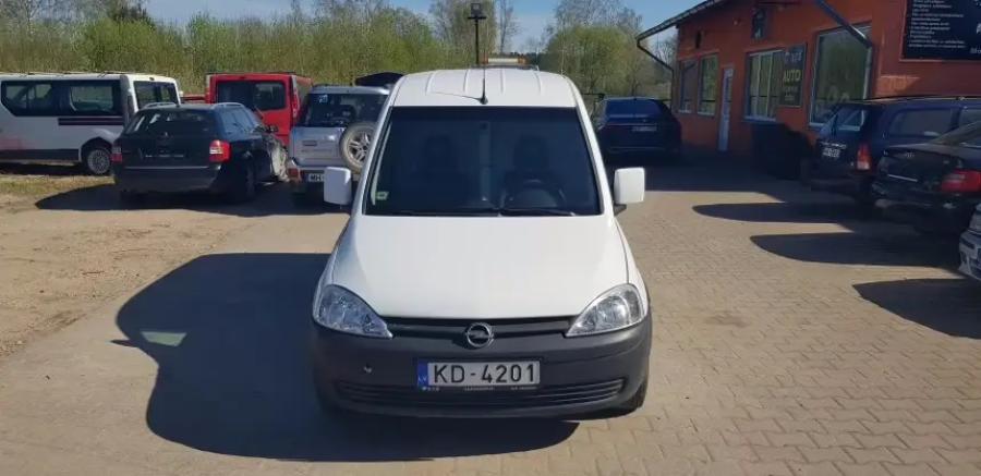 Balts Opel Combo 2005 Valmiera, ar dzinēja tilpumu 1.70 L un nobraukumu 303 tūkst. km par 1500 €, foto 9 vietnē AUTOMOTO.COM.LV