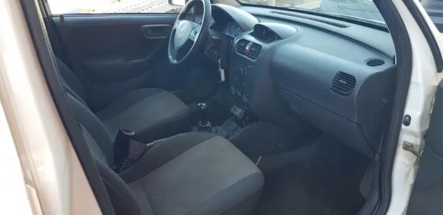 Balts Opel Combo 2005 Valmiera, ar dzinēja tilpumu 1.70 L un nobraukumu 303 tūkst. km par 1500 €, foto 13 vietnē AUTOMOTO.COM.LV