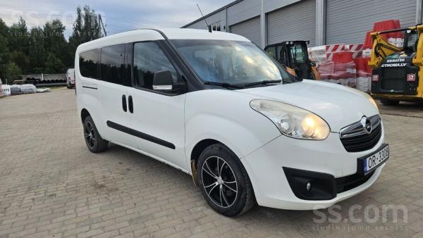 White Opel Combo 2015 in Riga, with an engine capacity of 1.60 L and mileage of 270 thousand km for 2600 €, photo 5 on AUTOMOTO.COM.LV