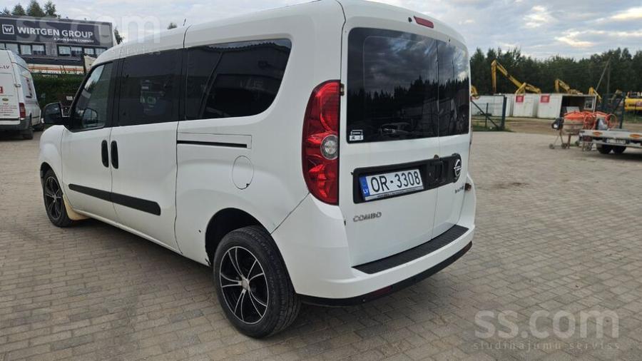 White Opel Combo 2015 in Riga, with an engine capacity of 1.60 L and mileage of 270 thousand km for 2600 €, photo 8 on AUTOMOTO.COM.LV