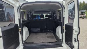 White Opel Combo 2015 in Riga, with an engine capacity of 1.60 L and mileage of 270 thousand km for 2600 €, photo 9 on AUTOMOTO.COM.LV