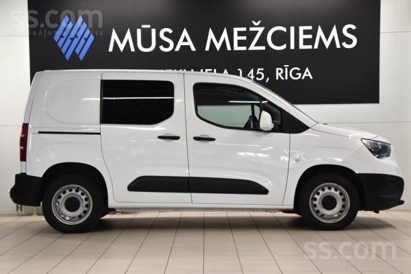 Balts Opel Combo 2021 Rīga, ar dzinēja tilpumu 1.50 L un nobraukumu 214 tūkst. km par 7990 €, foto 4 vietnē AUTOMOTO.COM.LV