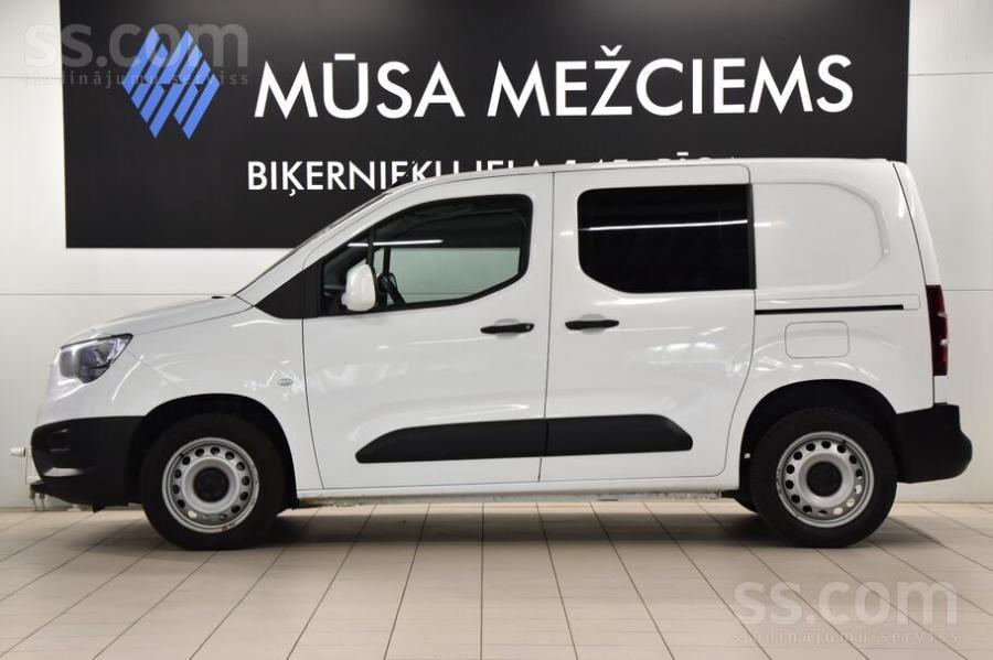 White Opel Combo 2021 in Riga, with an engine capacity of 1.50 L and mileage of 214 thousand km for 6990 €, photo 6 on AUTOMOTO.COM.LV