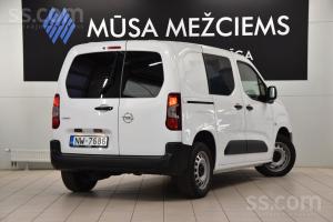 White Opel Combo 2021 in Riga, with an engine capacity of 1.50 L and mileage of 214 thousand km for 6990 €, photo 7 on AUTOMOTO.COM.LV