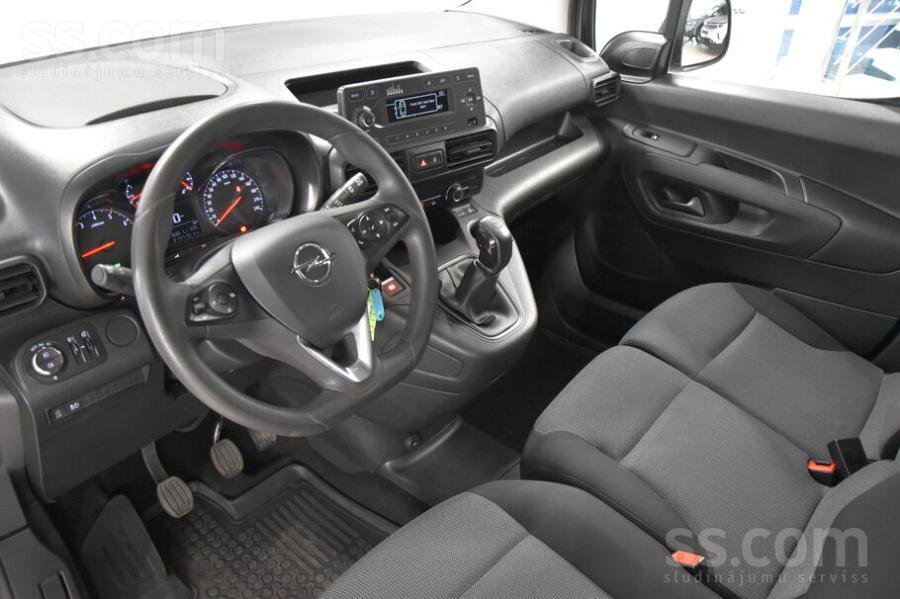 White Opel Combo 2021 in Riga, with an engine capacity of 1.50 L and mileage of 214 thousand km for 6990 €, photo 10 on AUTOMOTO.COM.LV