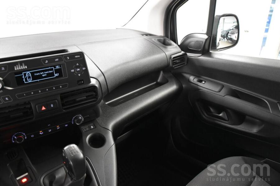 White Opel Combo 2021 in Riga, with an engine capacity of 1.50 L and mileage of 214 thousand km for 6990 €, photo 11 on AUTOMOTO.COM.LV