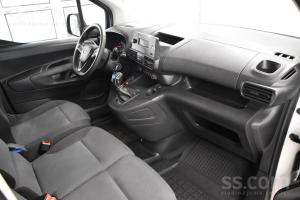 White Opel Combo 2021 in Riga, with an engine capacity of 1.50 L and mileage of 214 thousand km for 6990 €, photo 12 on AUTOMOTO.COM.LV