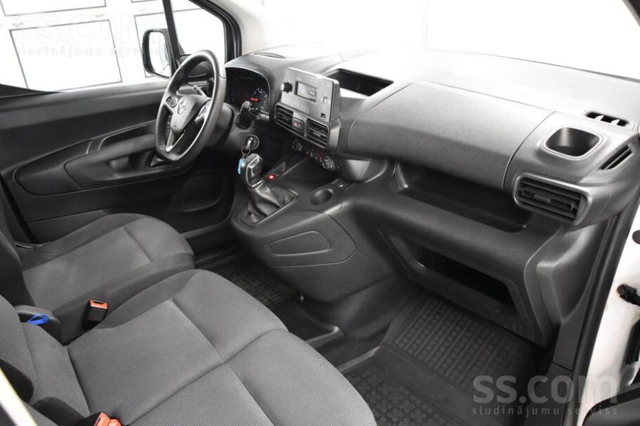 White Opel Combo 2021 in Riga, with an engine capacity of 1.50 L and mileage of 214 thousand km for 6990 €, photo 12 on AUTOMOTO.COM.LV