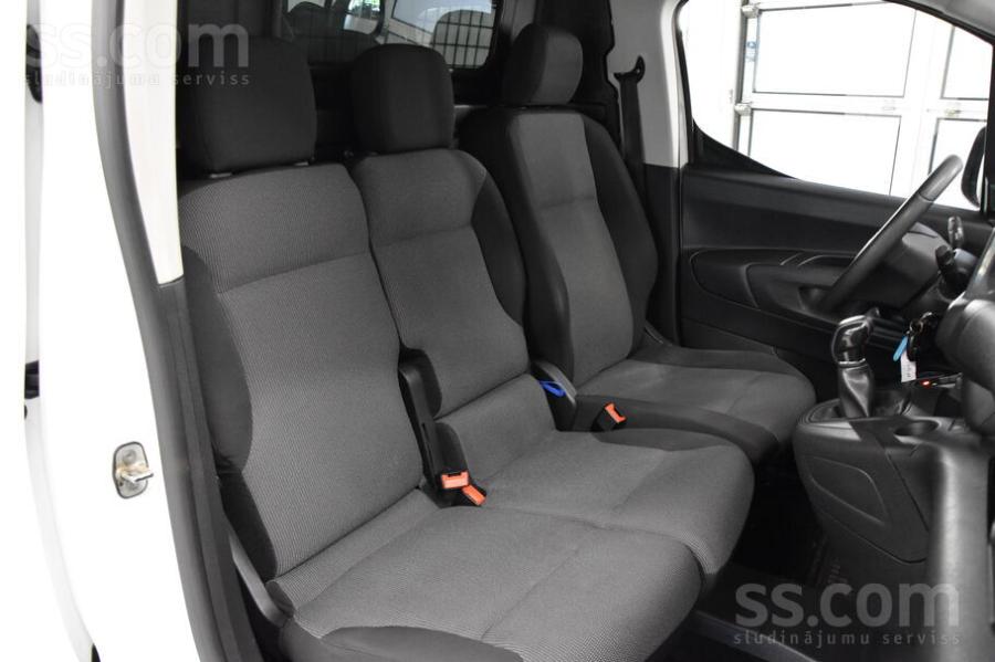 White Opel Combo 2021 in Riga, with an engine capacity of 1.50 L and mileage of 214 thousand km for 6990 €, photo 13 on AUTOMOTO.COM.LV