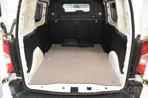 White Opel Combo 2021 in Riga, with an engine capacity of 1.50 L and mileage of 214 thousand km for 6990 €, photo 15 on AUTOMOTO.COM.LV