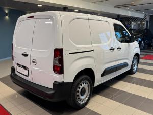 Balts Opel Combo 2021 Rīga, ar dzinēja tilpumu 1.50 L un nobraukumu 117 tūkst. km par 10490 €, foto  vietnē AUTOMOTO.COM.LV