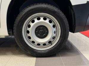 White Opel Combo 2021 in Riga, with an engine capacity of 1.50 L and mileage of 117 thousand km for 10490 €, photo 20 on AUTOMOTO.COM.LV