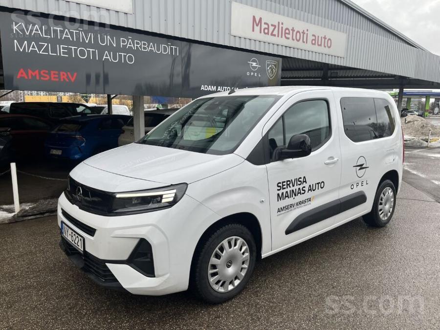 White Opel Combo 2024 in Riga, with an engine capacity of 1.50 L and mileage of 10 thousand km for 24990 €, photo 1 on AUTOMOTO.COM.LV