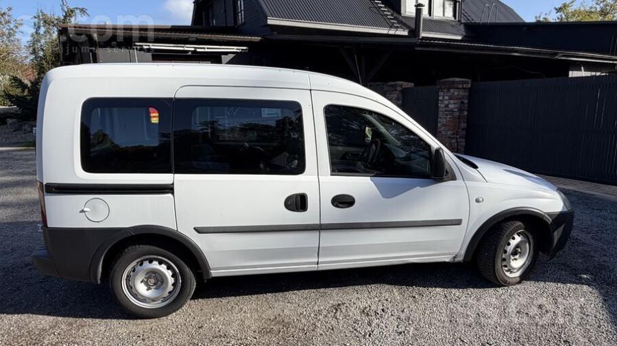 Balts Opel Combo 2003 Limbaži, ar dzinēja tilpumu 1.60 L un nobraukumu 185 tūkst. km par 2700 €, foto 9 vietnē AUTOMOTO.COM.LV