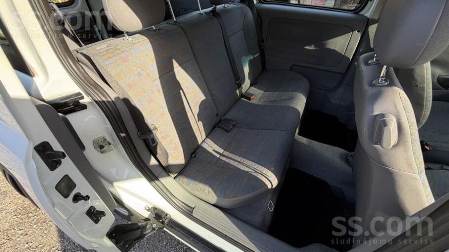 Balts Opel Combo 2003 Limbaži, ar dzinēja tilpumu 1.60 L un nobraukumu 185 tūkst. km par 2700 €, foto 13 vietnē AUTOMOTO.COM.LV