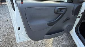 Balts Opel Combo 2003 Limbaži, ar dzinēja tilpumu 1.60 L un nobraukumu 185 tūkst. km par 2700 €, foto 14 vietnē AUTOMOTO.COM.LV