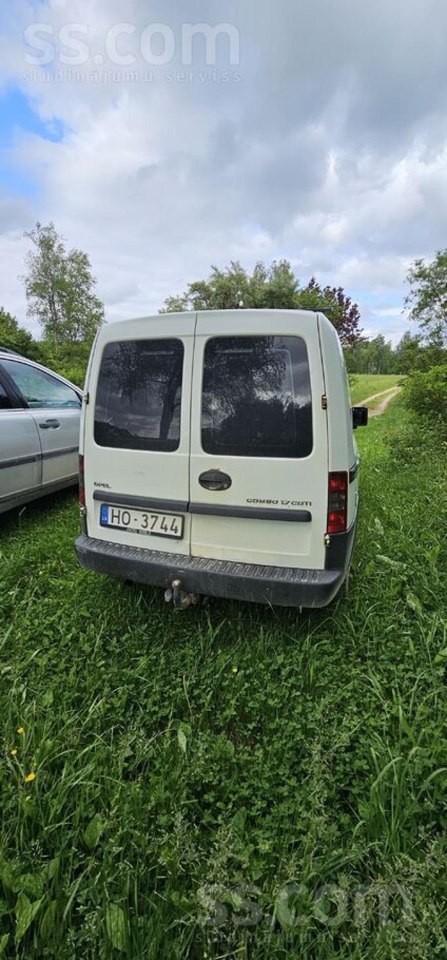 Balts Opel Combo 2005 Kuldīga, ar dzinēja tilpumu 1.70 L un nobraukumu 224 tūkst. km par 650 €, foto 3 vietnē AUTOMOTO.COM.LV