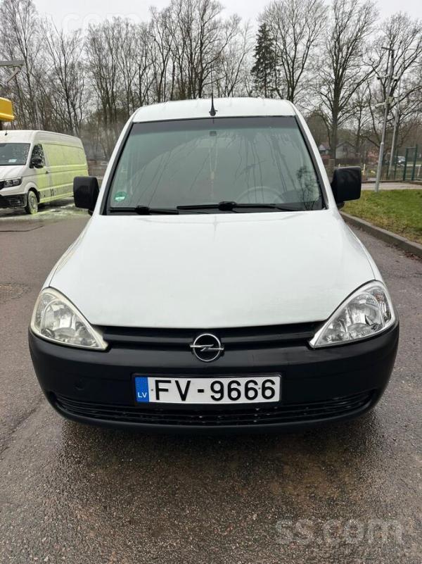 White Opel Combo 2007 in Riga, with an engine capacity of 1.30 L and mileage of 131 thousand km for 1750 €, photo 1 on AUTOMOTO.COM.LV