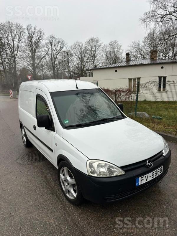 White Opel Combo 2007 in Riga, with an engine capacity of 1.30 L and mileage of 131 thousand km for 1750 €, photo 2 on AUTOMOTO.COM.LV