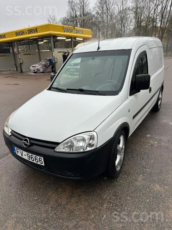 White Opel Combo 2007 in Riga, with an engine capacity of 1.30 L and mileage of 131 thousand km for 1750 €, photo 3 on AUTOMOTO.COM.LV