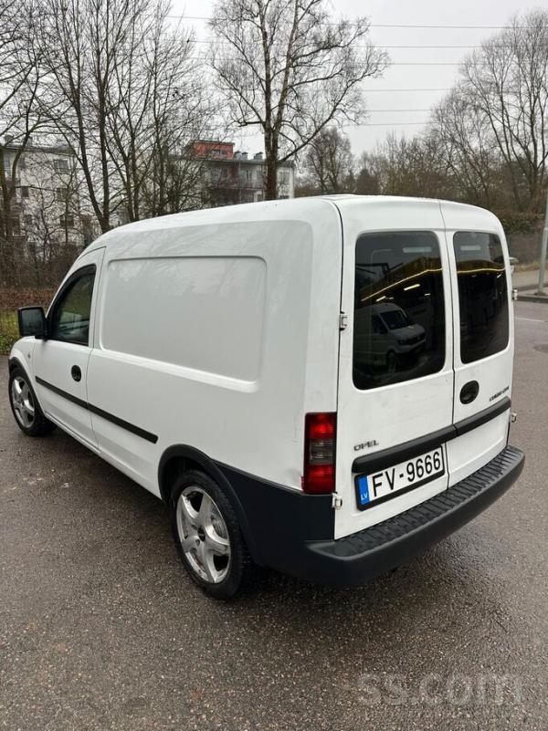 White Opel Combo 2007 in Riga, with an engine capacity of 1.30 L and mileage of 131 thousand km for 1750 €, photo 5 on AUTOMOTO.COM.LV