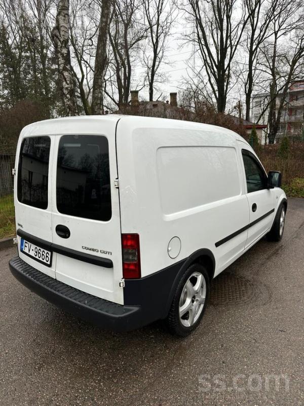 White Opel Combo 2007 in Riga, with an engine capacity of 1.30 L and mileage of 131 thousand km for 1750 €, photo 7 on AUTOMOTO.COM.LV