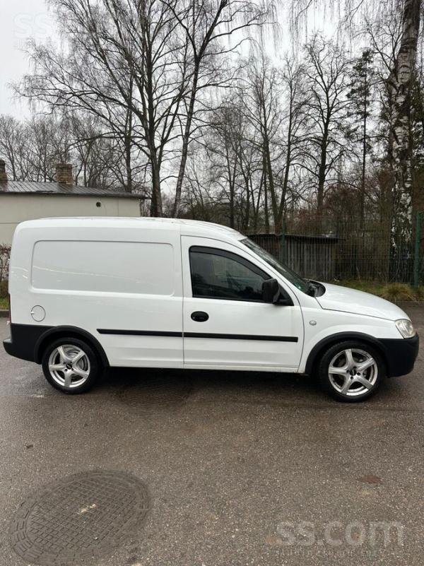 White Opel Combo 2007 in Riga, with an engine capacity of 1.30 L and mileage of 131 thousand km for 1750 €, photo 8 on AUTOMOTO.COM.LV