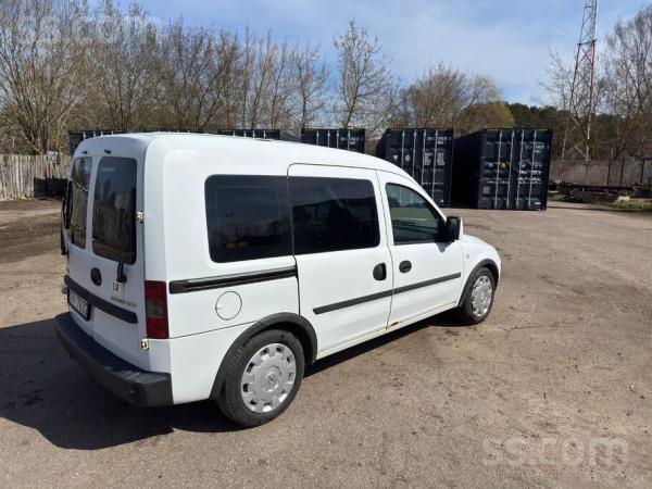 White Opel Combo 2007 in Riga, with an engine capacity of 1.30 L and mileage of 184 thousand km for 1350 €, photo 6 on AUTOMOTO.COM.LV