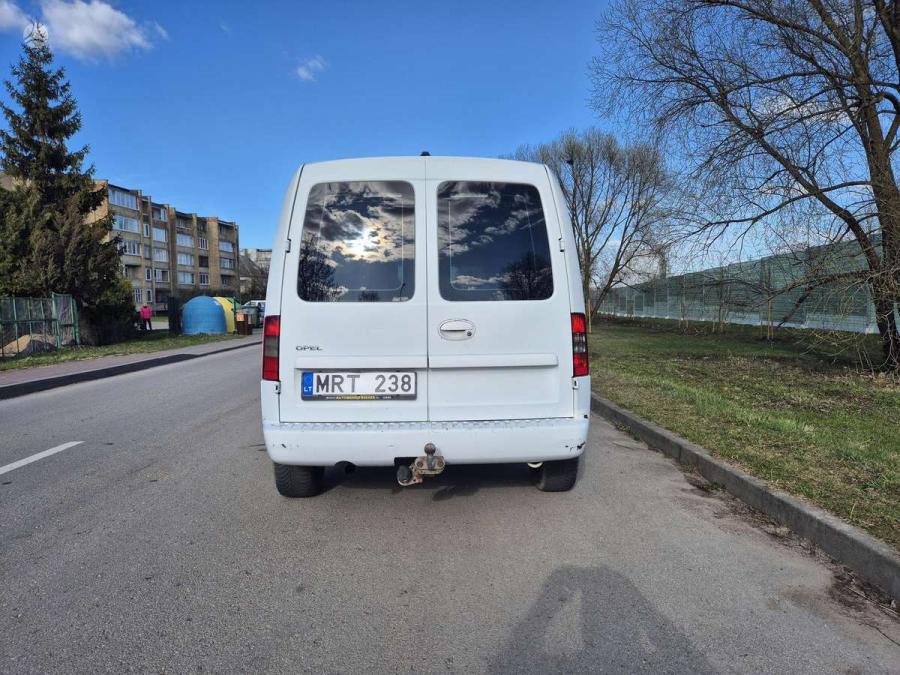 Balts Opel Combo 2008 Tauragė, ar dzinēja tilpumu 1.70 L un nobraukumu 310 tūkst. km par 1150 €, foto 5 vietnē AUTOMOTO.COM.LV