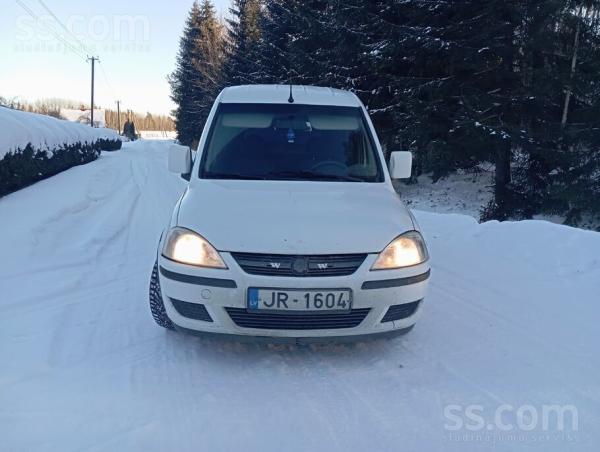 White Opel Combo 2011 in Balvi, with an engine capacity of 1.30 L and mileage of 356 thousand km for 1950 €, photo 2 on AUTOMOTO.COM.LV