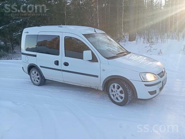 White Opel Combo 2011 in Balvi, with an engine capacity of 1.30 L and mileage of 356 thousand km for 1950 €, photo 3 on AUTOMOTO.COM.LV