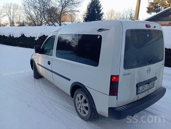 White Opel Combo 2011 in Balvi, with an engine capacity of 1.30 L and mileage of 356 thousand km for 1950 €, photo 5 on AUTOMOTO.COM.LV
