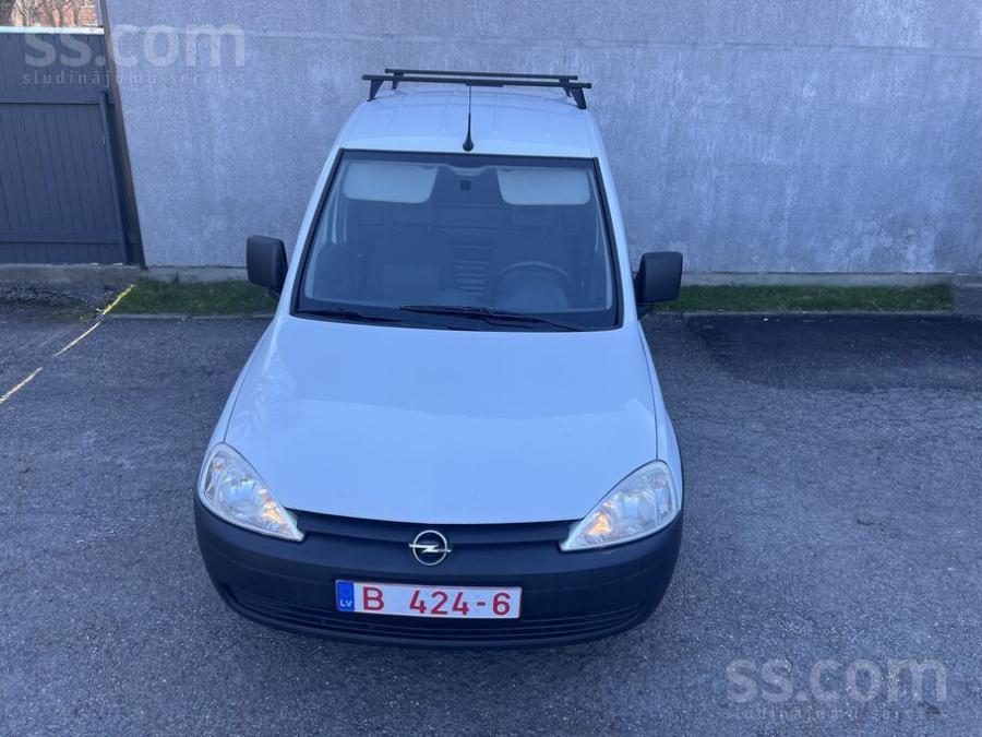 Balts Opel Combo 2011 Liepāja, ar dzinēja tilpumu 1.30 L un nobraukumu 304 tūkst. km par 3200 €, foto 1 vietnē AUTOMOTO.COM.LV