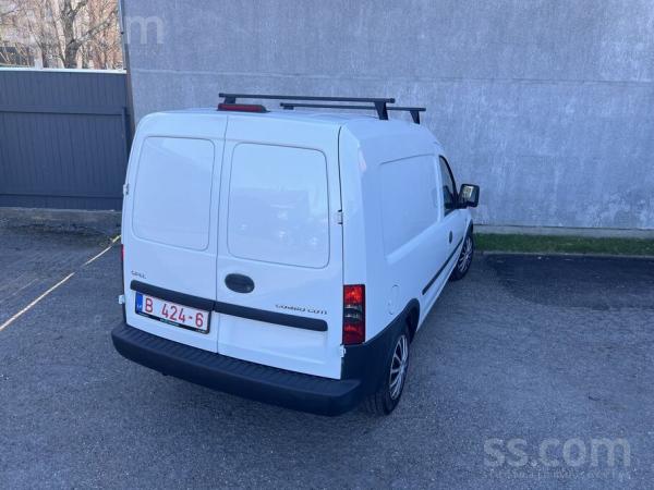 White Opel Combo 2011 in Liepaja, with an engine capacity of 1.30 L and mileage of 304 thousand km for 3200 €, photo 3 on AUTOMOTO.COM.LV