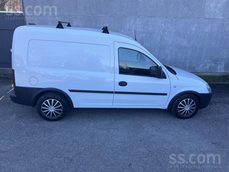 Balts Opel Combo 2011 Liepāja, ar dzinēja tilpumu 1.30 L un nobraukumu 304 tūkst. km par 3200 €, foto 5 vietnē AUTOMOTO.COM.LV