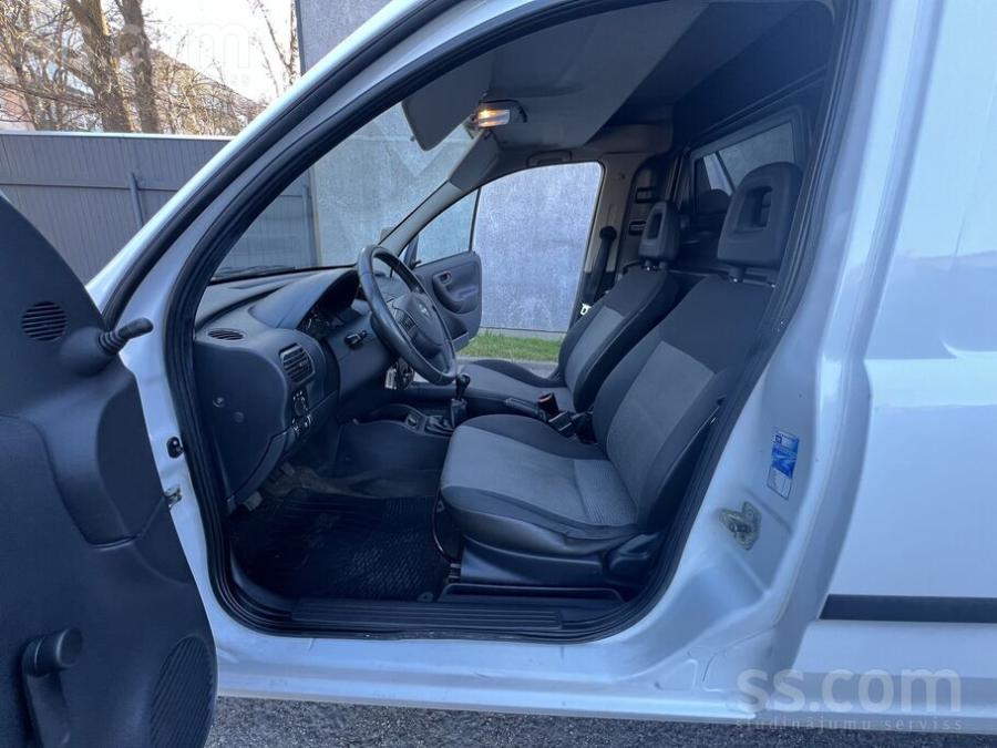 Balts Opel Combo 2011 Liepāja, ar dzinēja tilpumu 1.30 L un nobraukumu 304 tūkst. km par 3200 €, foto 9 vietnē AUTOMOTO.COM.LV