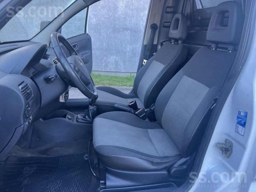 Balts Opel Combo 2011 Liepāja, ar dzinēja tilpumu 1.30 L un nobraukumu 304 tūkst. km par 3200 €, foto 11 vietnē AUTOMOTO.COM.LV