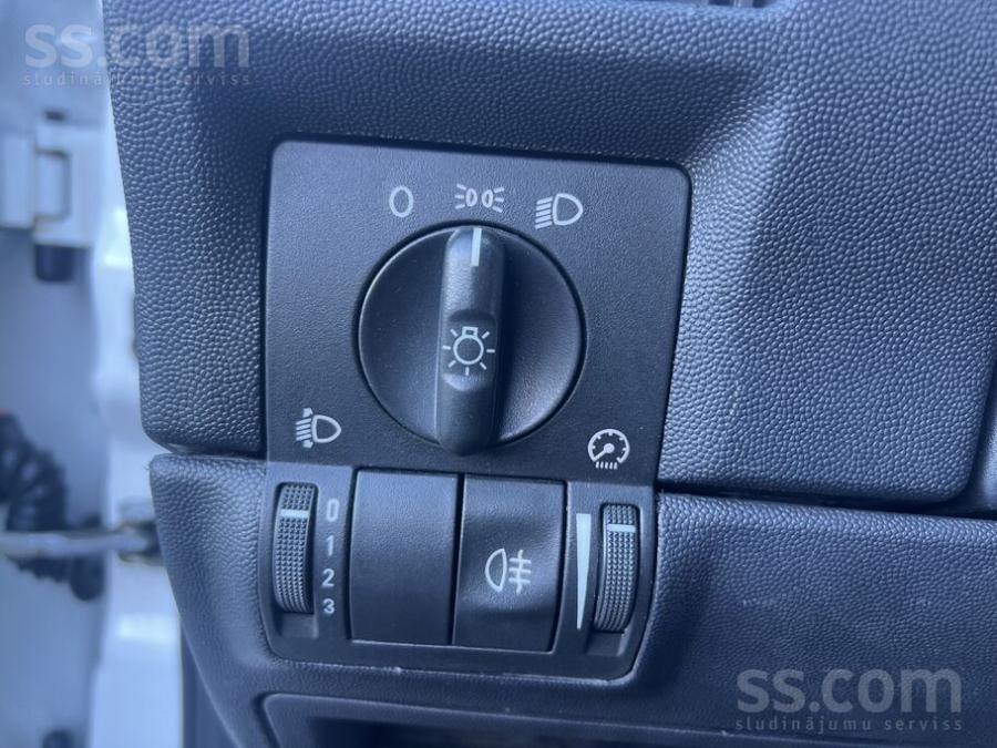 Balts Opel Combo 2011 Liepāja, ar dzinēja tilpumu 1.30 L un nobraukumu 304 tūkst. km par 3200 €, foto 20 vietnē AUTOMOTO.COM.LV