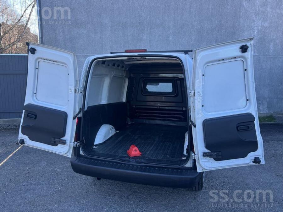 Balts Opel Combo 2011 Liepāja, ar dzinēja tilpumu 1.30 L un nobraukumu 304 tūkst. km par 3200 €, foto 24 vietnē AUTOMOTO.COM.LV