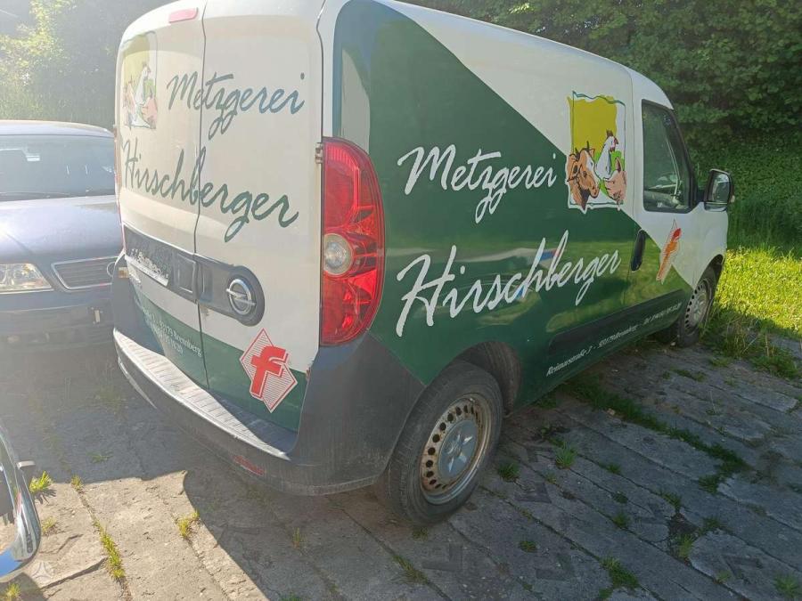 Balts Opel Combo 2013 Viļņa, ar dzinēja tilpumu 1.40 L un nobraukumu 312 tūkst. km par 1650 €, foto 4 vietnē AUTOMOTO.COM.LV