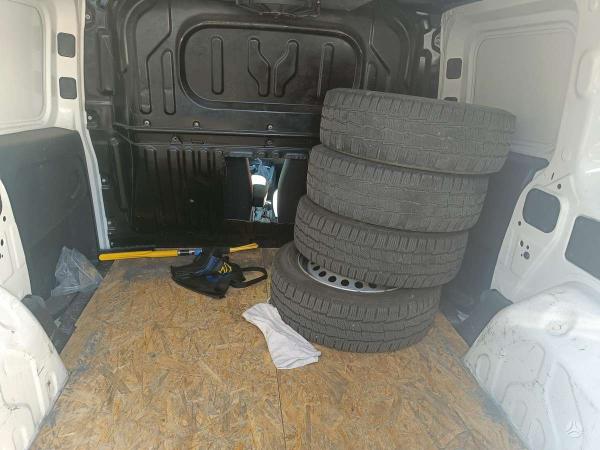 Balts Opel Combo 2013 Viļņa, ar dzinēja tilpumu 1.40 L un nobraukumu 312 tūkst. km par 1650 €, foto 5 vietnē AUTOMOTO.COM.LV